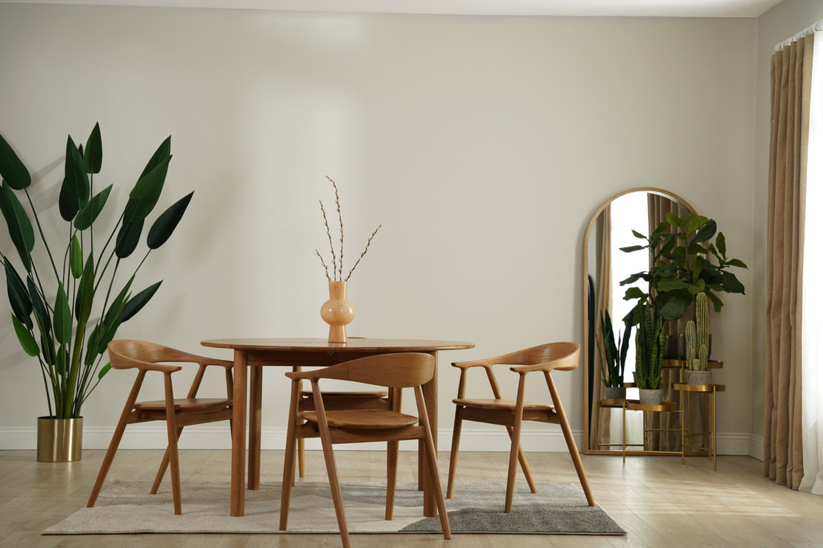 Lucia Oak Round Extendable Dining Table 1.3m - Michael Murphy Home ...